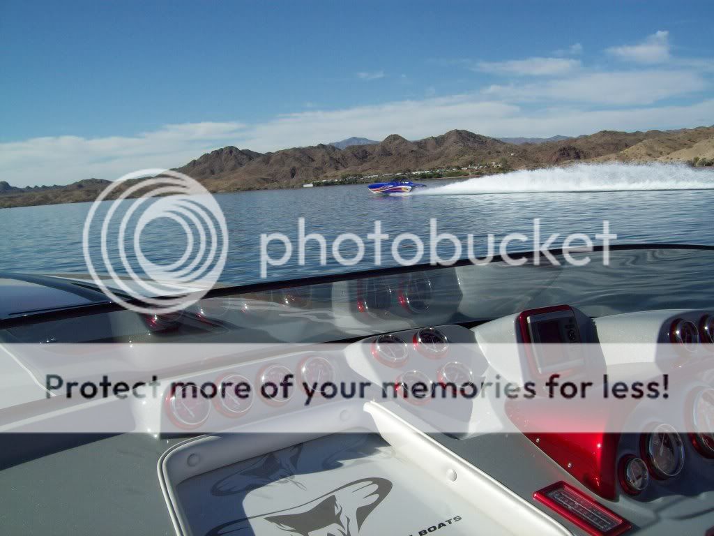 Time for a boat ride in Cobra's 320 Razor with 39 Evo | Performance ...